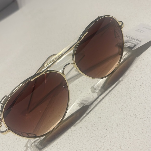 Accessories | Nwt Oversized Gold Metal Aviators Sunglasses | Poshmark